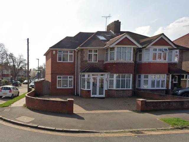 Hounslow, Middlesex TW3, 6 bed semi detached house to rent, £3,250 pcm | PrimeLocation