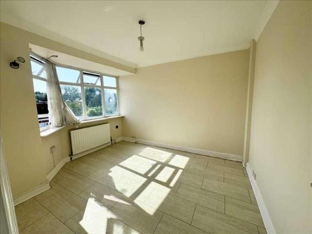 Hounslow Road, Feltham, TW14