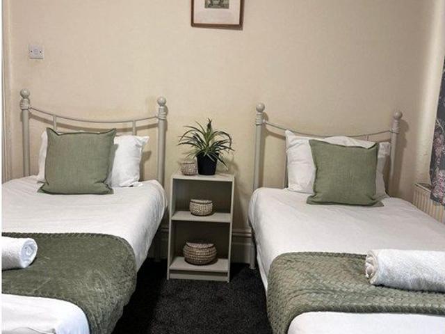 Hounslow Road, Feltham TW14, Studio to rent, £800 pcm | PrimeLocation