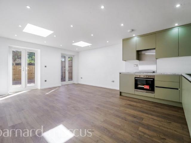 Hounslow Road, Hanworth, FELTHAM