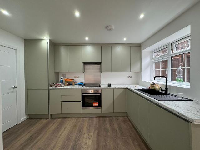 Hounslow Road, Hanworth, Feltham TW13, 2 bed flat to rent, £2,000 pcm | PrimeLocation