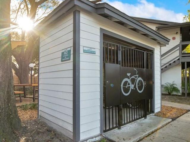 Hourglass Flats | Modern 1 Bedroom Apartments in Orlando, FL 1 Bedroom Apartment for Rent at 2690 Curry Ford Rd, Orlando, FL 32806 Lake Terrace
