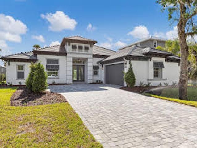 House with pool and garden