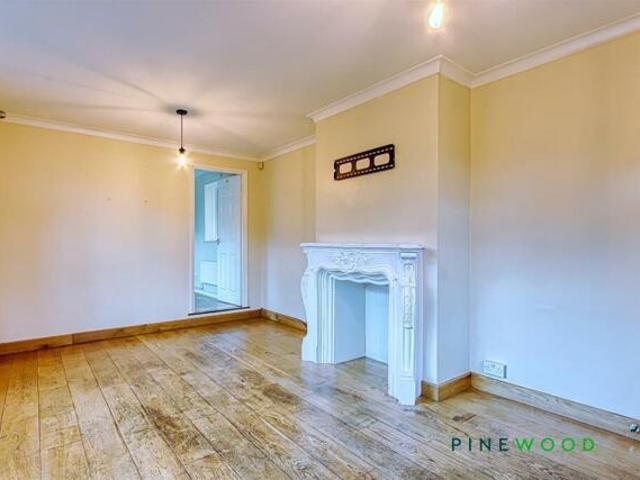 House 4 Bedroom For Sale Chesterfield Derbyshire 280000 ES87277130
