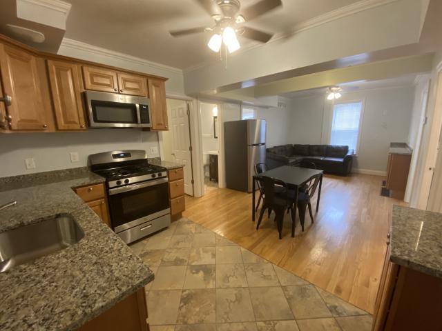 house 4 bedroom, Ann Arbor MI 48104 DS83189573