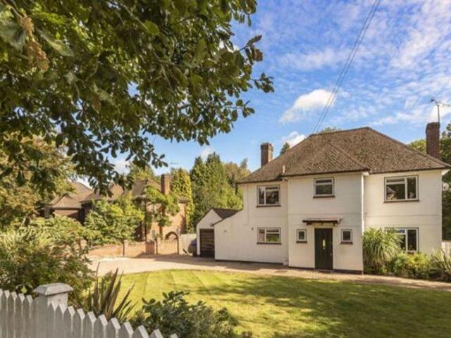 4 Bedroom House Gerrards Cross Buckinghamshire 89762616