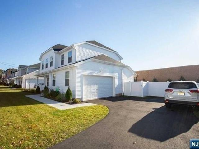 house 4 bedroom, Englewood NJ 07631 DS89471224