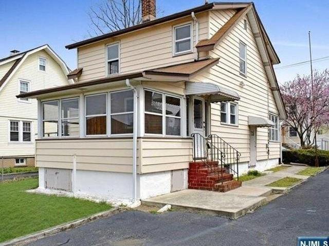 house 4 bedroom, Elmwood Park NJ 07407 DLS89340953