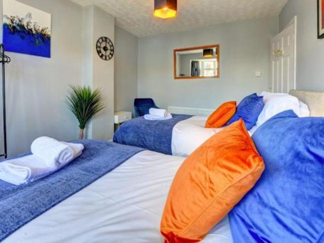 House 4 Bedroom For Rent Coventry Coventry 6000 ELS65825202