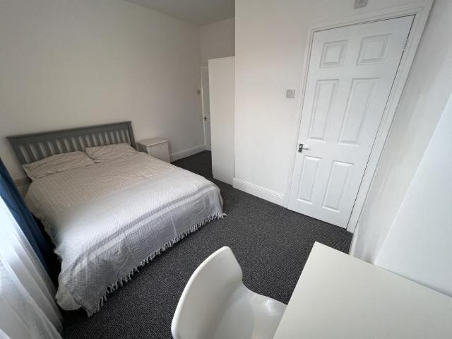 House 4 Bedroom For Rent Kings Norton West Midlands 2323 ES99147912