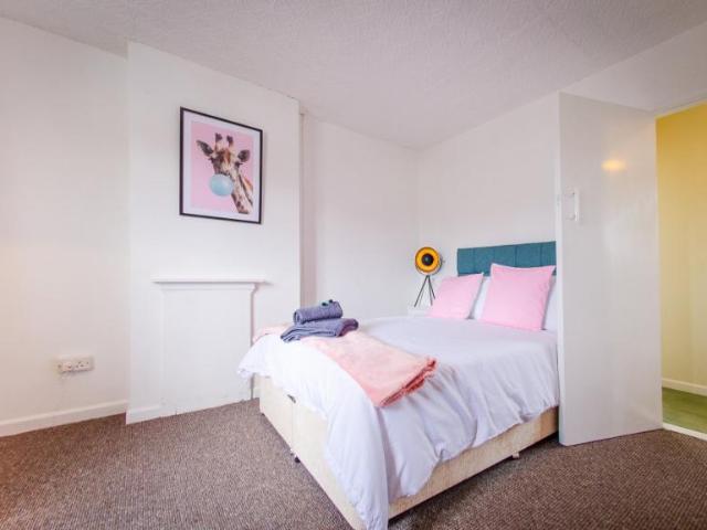 House 4 Bedroom For Rent Ipswich Ipswich 5014 ES100259943