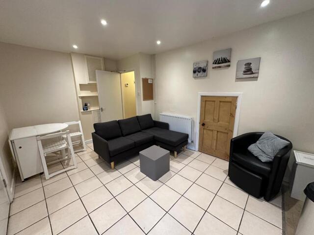 House 4 Bedroom For Rent Oxford Oxfordshire 2700 ES100030412