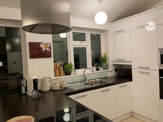 House 4 Bedroom For Rent London London 5600 ES66083123