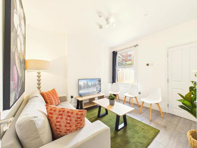 House 4 Bedroom For Rent Luton Luton 4500 ES101511426