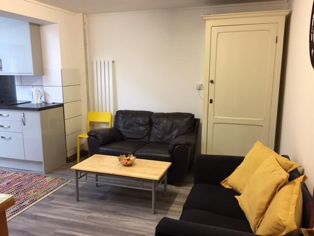 House 4 Bedroom For Rent Southsea Hampshire 2100 ES99950427