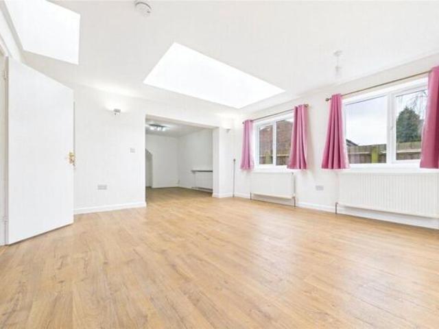 House 4 Bedroom For Rent Reading Berkshire 2350 ES88990708