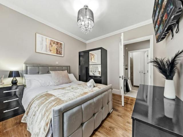 House 4 Bedroom For Rent Watford Watford 6200 ELS101511411