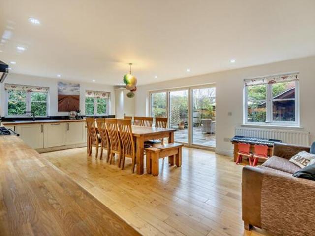House 4 Bedroom For Sale Cold Ash Berkshire 1200000 ES99029128