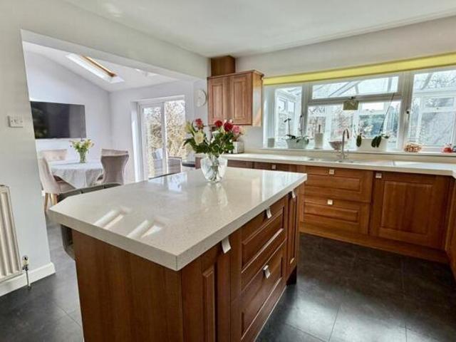 House 4 Bedroom For Sale Camberley Surrey 650000 ES100685027