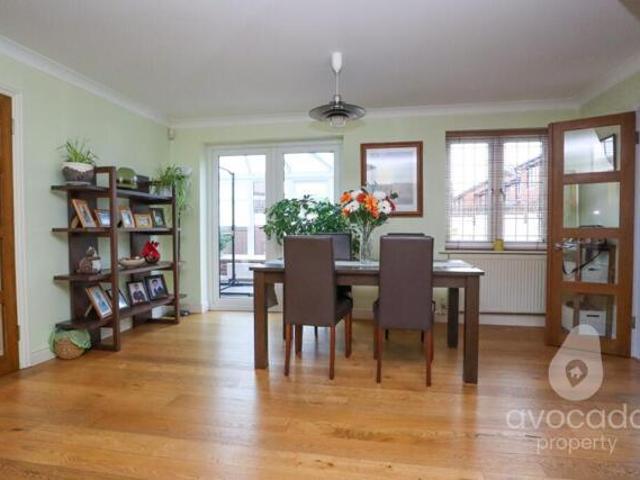 House 4 Bedroom For Sale Camberley Surrey 750000 ELS98477607