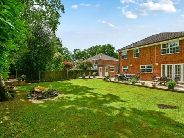House 4 Bedroom For Sale Camberley Surrey 850000 ELS101676055