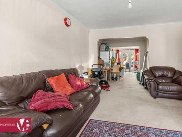 House 4 Bedroom For Sale Cheshunt Hertfordshire 565000 ELS99380769