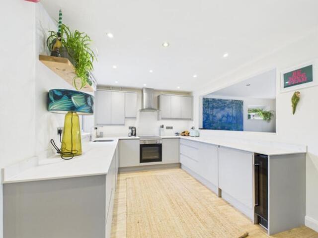 House 4 Bedroom For Sale Chesham Buckinghamshire 587500 ES98864561