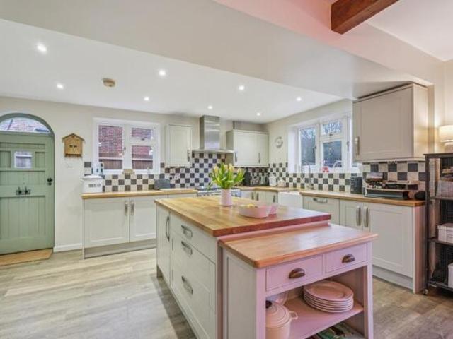 House 4 Bedroom For Sale Chesham Buckinghamshire 995000 ES99436855