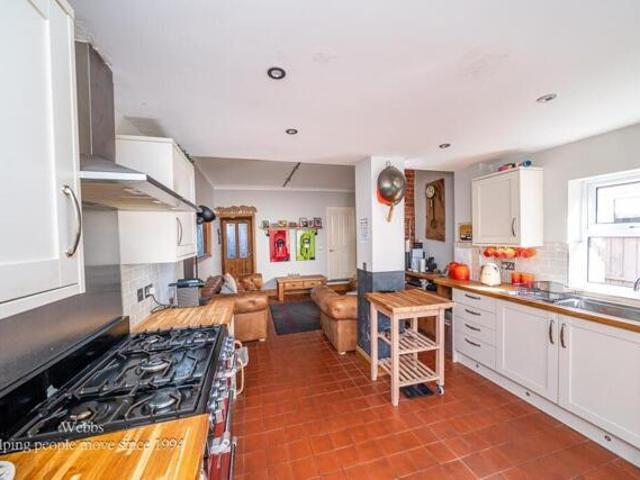 House 4 Bedroom For Sale Cheslyn Hay Cheslyn Hay 230000 ES102023770