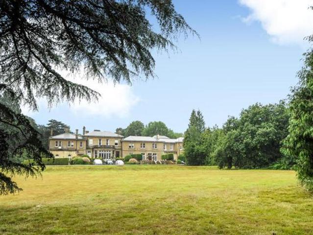 House 4 Bedroom For Sale Chertsey Surrey 1200000 ELS101199816