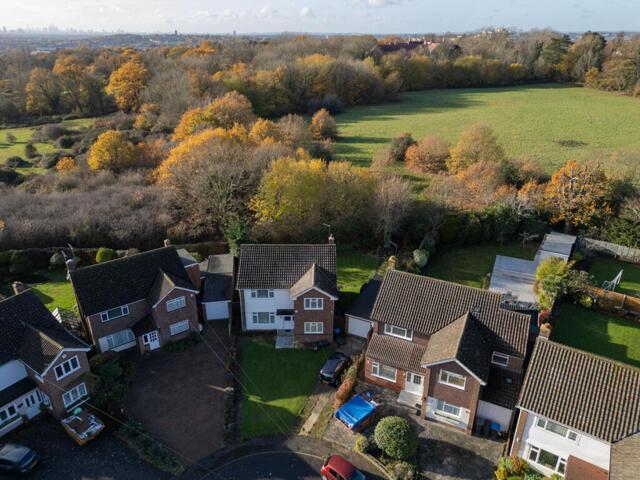 House 4 Bedroom For Sale Chigwell Essex 875000 ES98864549