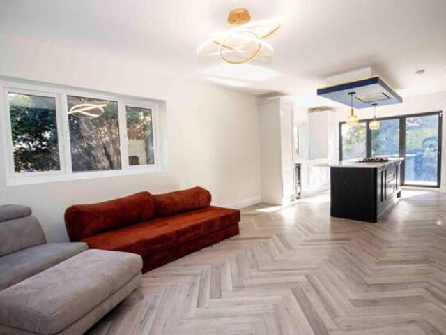 House 4 Bedroom For Sale Chorleywood Hertfordshire 1125000 ES100426383