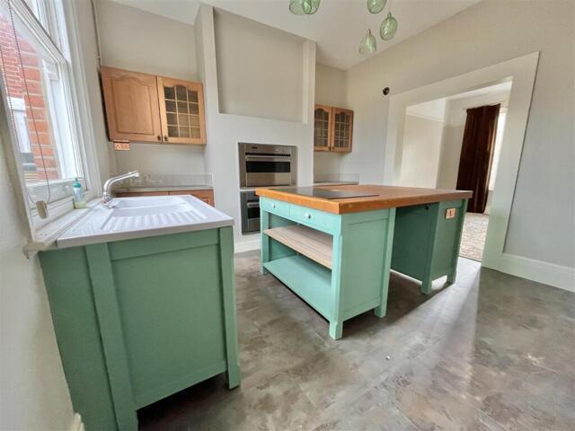 House 4 Bedroom For Sale Clacton Essex 320000 ELS101025646