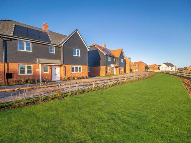 House 4 Bedroom For Sale Clacton On Sea Essex 450000 ES99688690