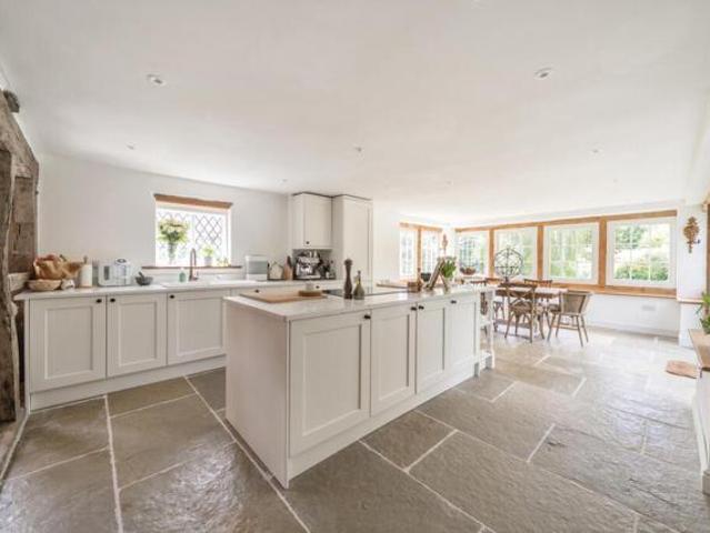 House 4 Bedroom For Sale Cranleigh Surrey 1250000 ES99608549