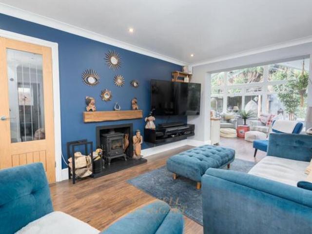 House 4 Bedroom For Sale Crawley West Sussex 600000 ELS98404367