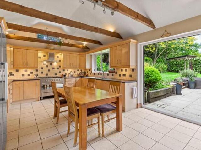 House 4 Bedroom For Sale Crawley West Sussex 750000 ELS100058331