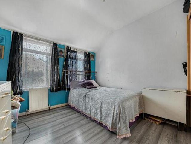 House 4 Bedroom For Sale Croydon Greater London 400000 ES100366189