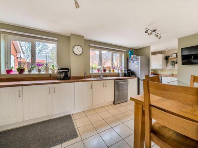 House 4 Bedroom For Sale Alton Hampshire 525000 ES98903367