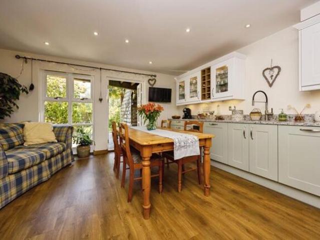 House 4 Bedroom For Sale Alton Hampshire 675000 ES101796945
