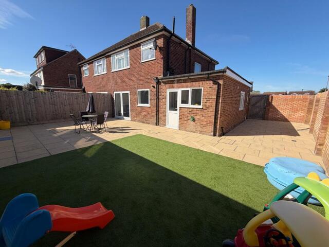 House 4 Bedroom For Sale Ashford Surrey 575000 ELS101675779