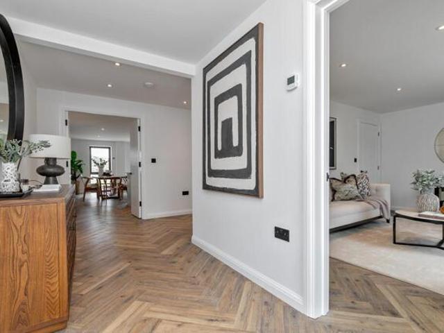 House 4 Bedroom For Sale Aylesbury Buckinghamshire 575000 ELS99130411