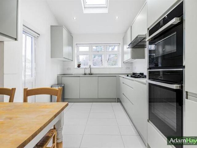 House 4 Bedroom For Sale Barnet Greater London 925000 ES99608301