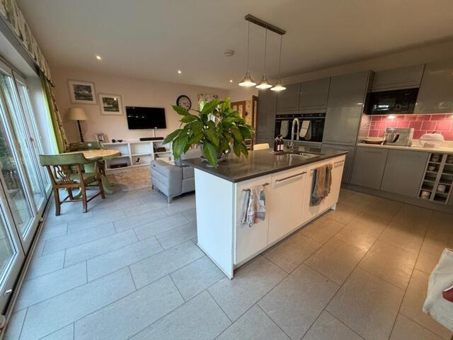 House 4 Bedroom For Sale Bingley Bradford 685000 ELS98766123