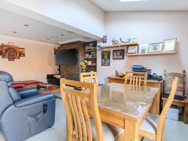 House 4 Bedroom For Sale Bracknell Berkshire 385000 ES98969231