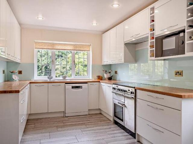 House 4 Bedroom For Sale Bradfield Southend Bradfield Southend 945000 ES100786702