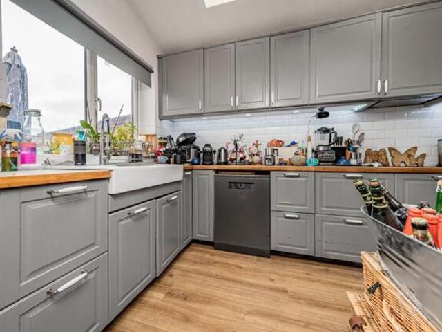 House 4 Bedroom For Sale Brentford Greater London 700000 ES101675438