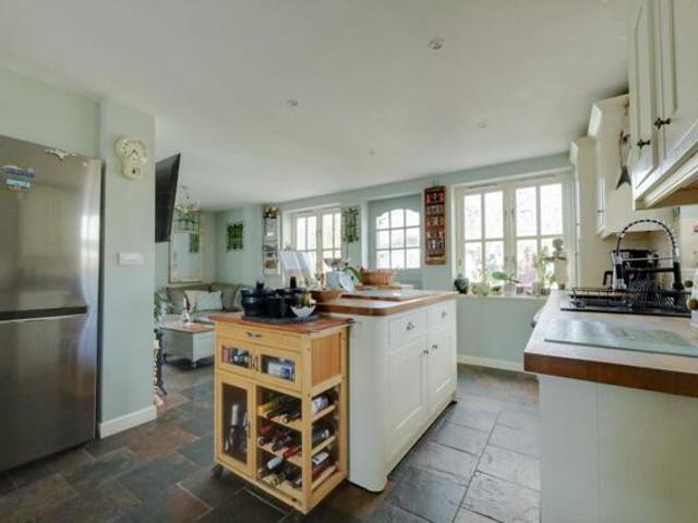 House 4 Bedroom For Sale Burgess Hill West Sussex 530000 ELS101996236