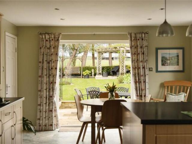 House 4 Bedroom For Sale Burford Oxfordshire 1075000 ELS101316184