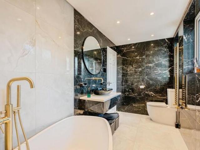 House 4 Bedroom For Sale Burnley Lancashire 300000 ELS99344617